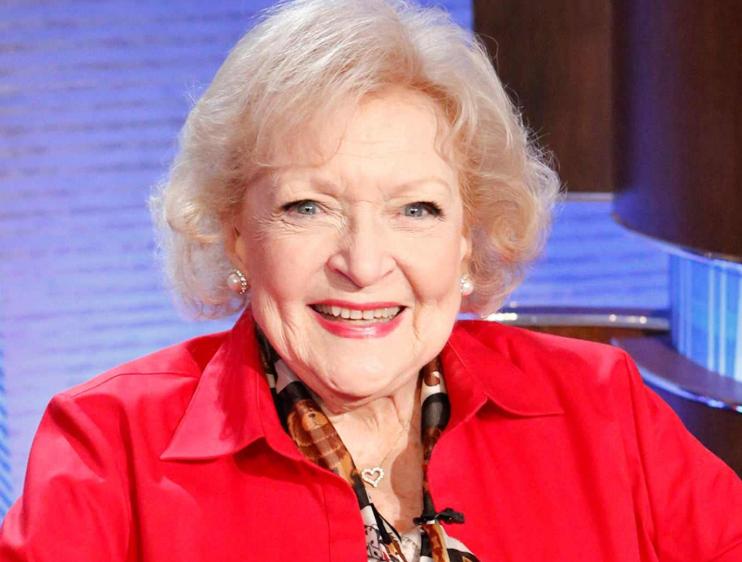 Legendary actor Betty White passed away at home!At the age of 99, he ...