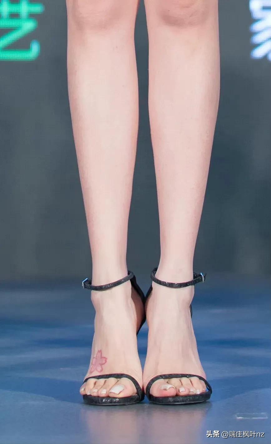 Celebrity Foot Appreciation "Angelababy" - iNEWS