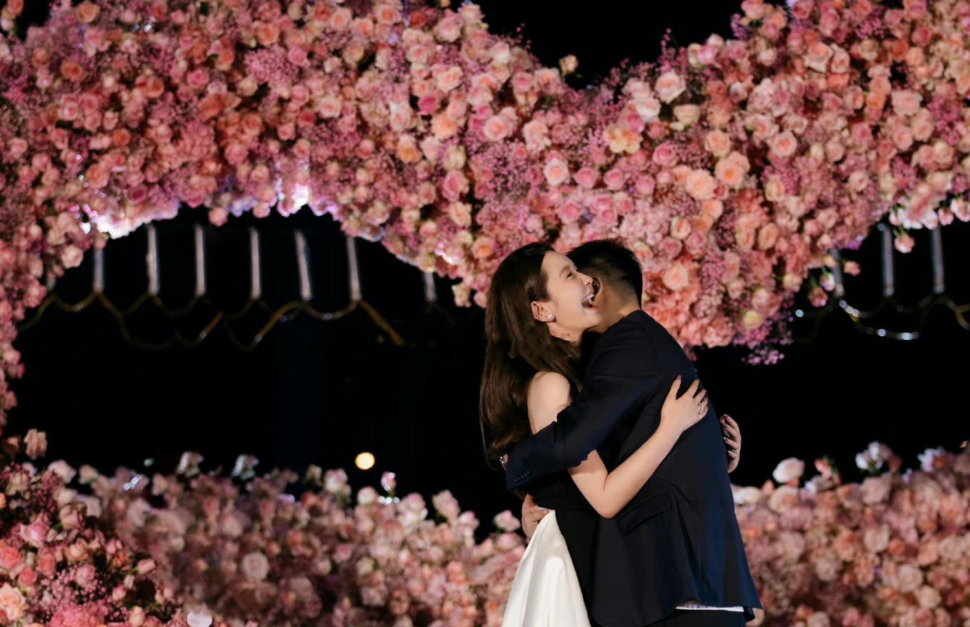 Zhang Dayi announced that he was engaged and lived with Liao Junhao ...