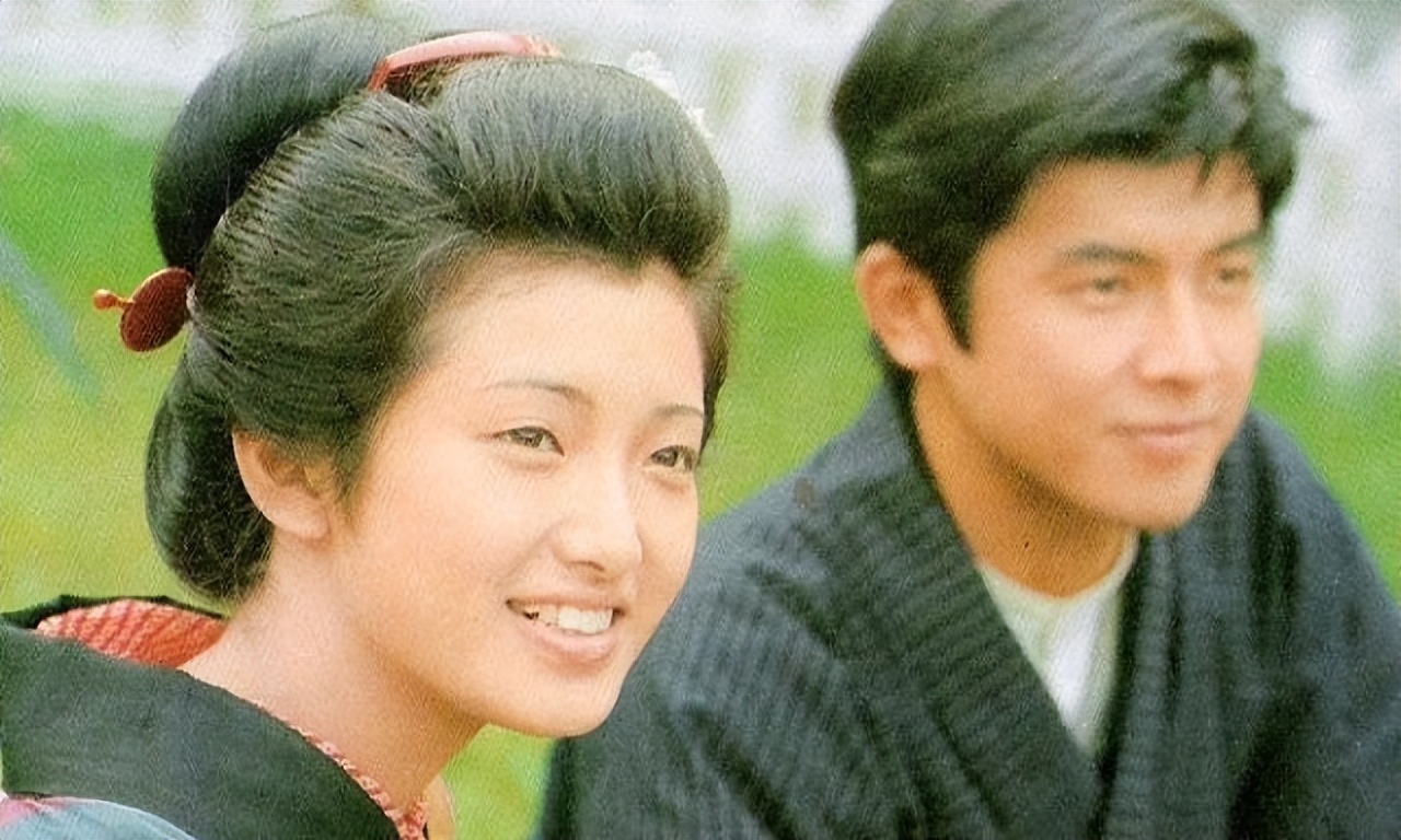 I first read "The Dancing Girl of Izu" and thought it was love, but ...