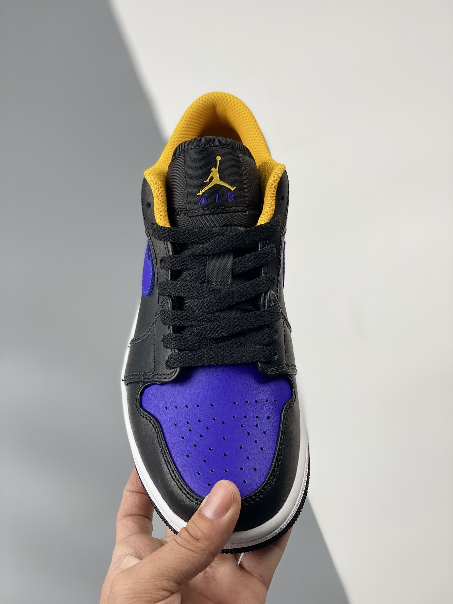 Adimatic ? Retro Shark Bread Shoes Taro Purple? - iNEWS