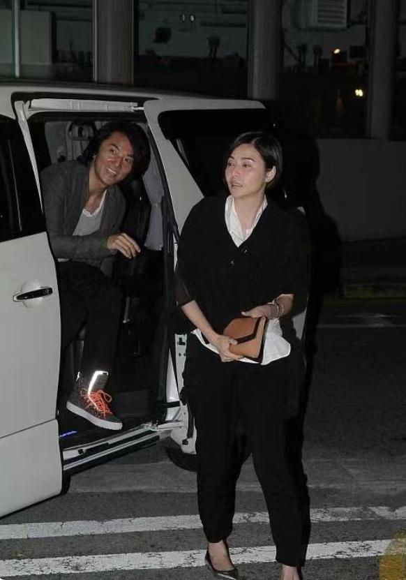 Ekin Cheng and his wife rarely get together. At the age of 54, he is ...