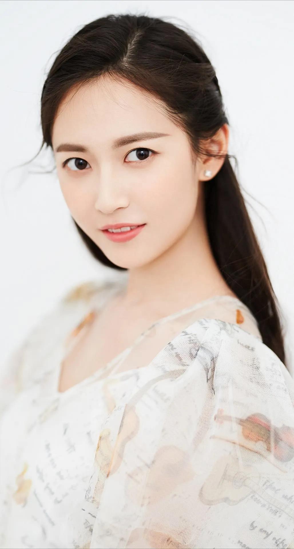 Celebrity Pictures - Issue 88 Chen Yuqi - iMedia