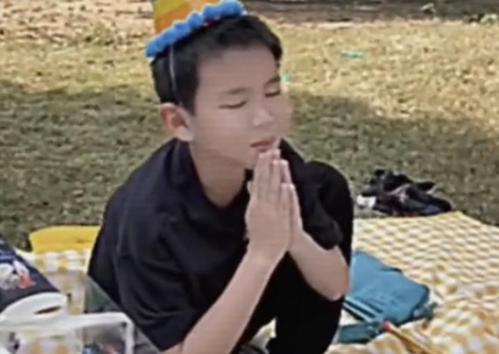 Sun Zhuo's three brothers and sisters celebrated Sun Hui's birthday ...