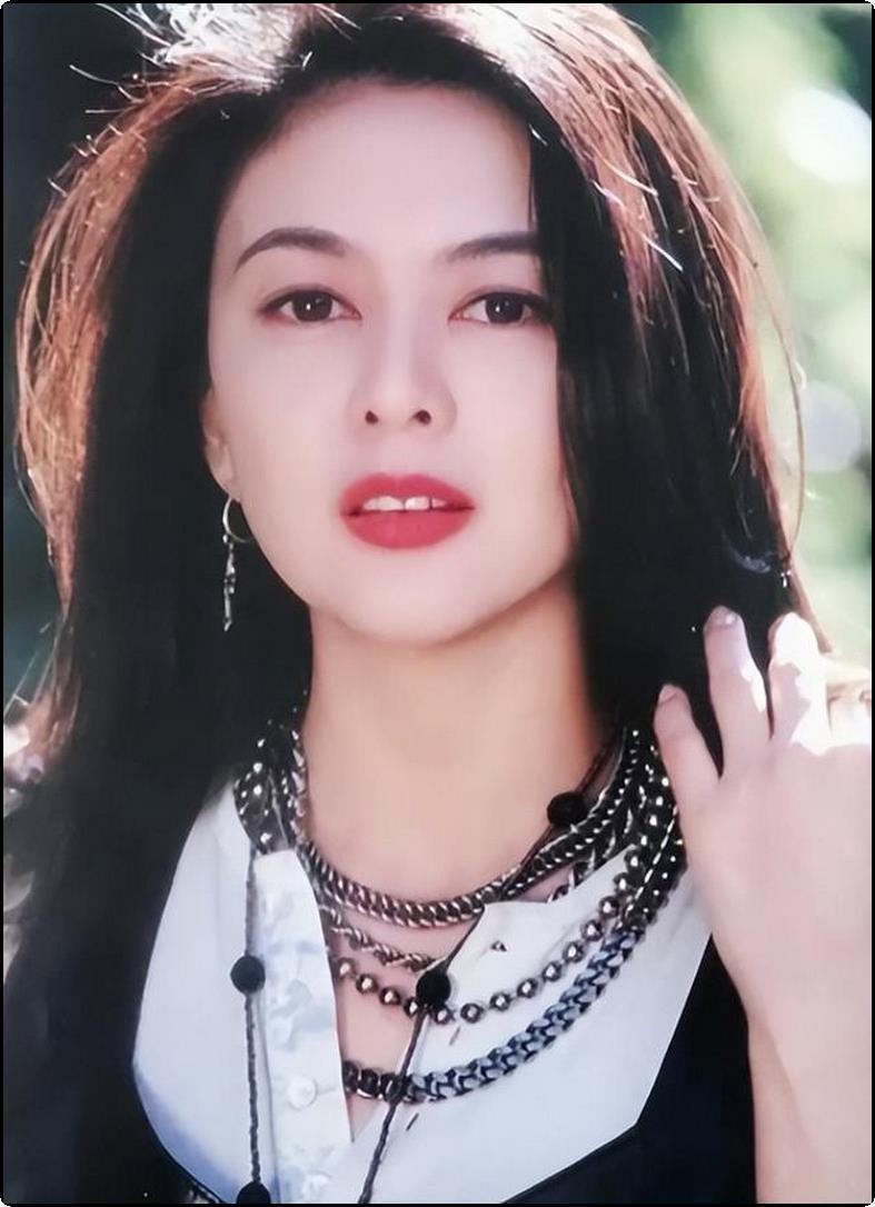 "The No. 1 Beauty in Hong Kong" Guan Zhilin's disillusionment history ...