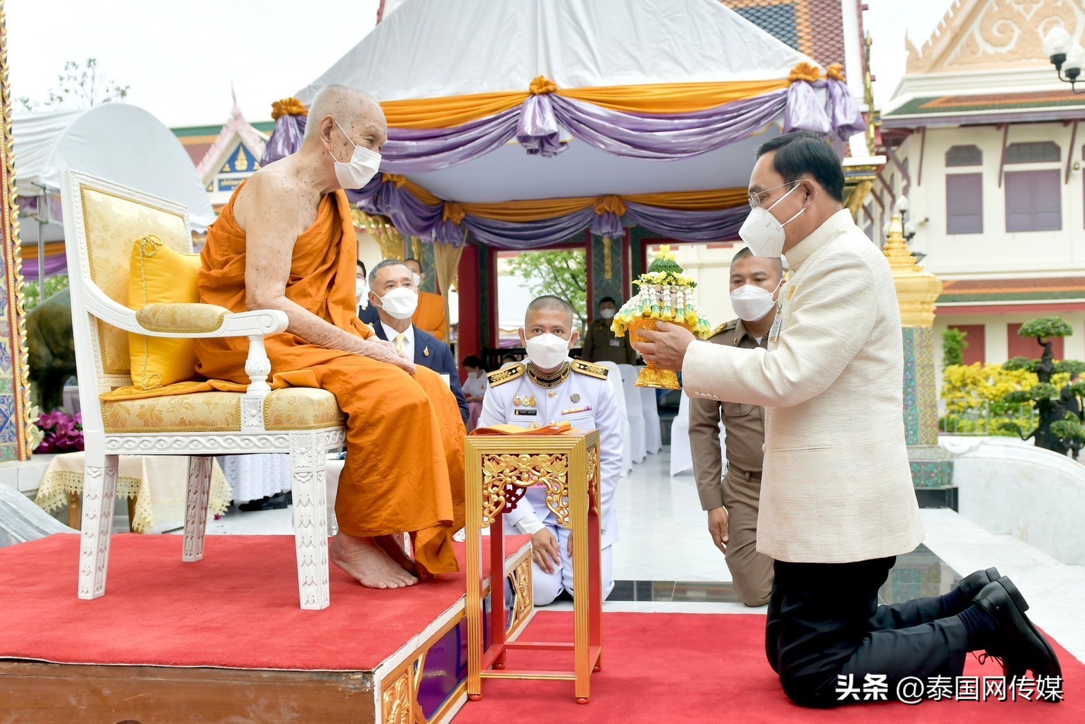 On the 96th birthday of the Thai monk king, Prime Minister Prayuth ...