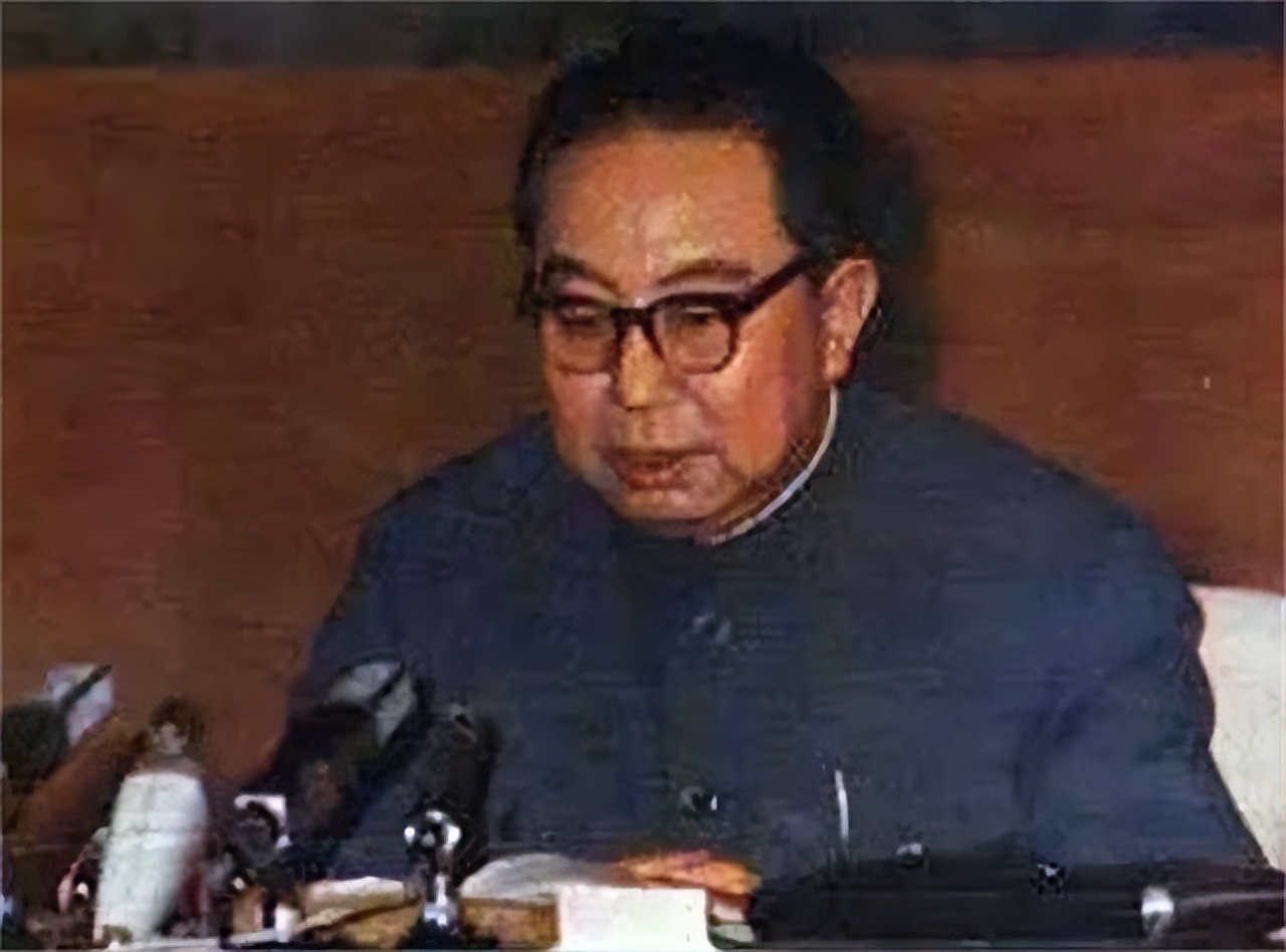 In 1978, Deng Xiaoping met Zhou Hui, whom he had not seen for many ...