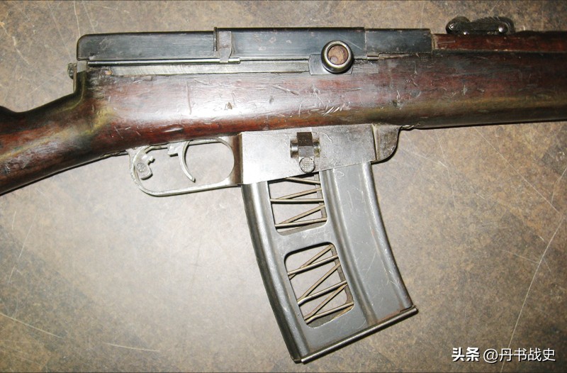 Early Italian automatic rifle - Breda M1935 - iNEWS