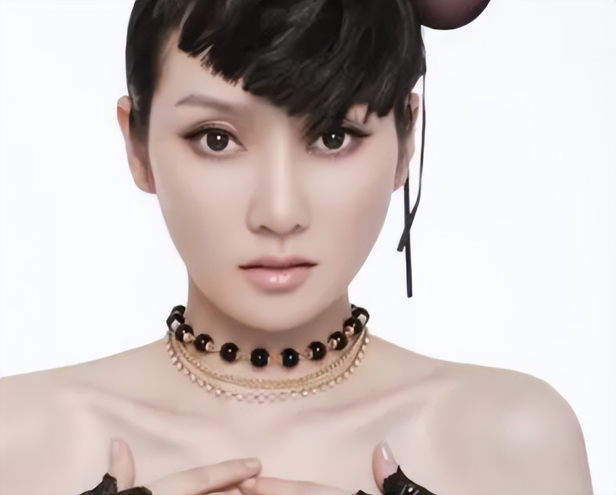 The anchor Ji Xueping was happy after marrying a wealthy husband, gave ...