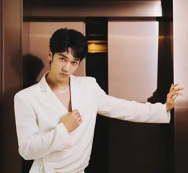 Chen Muchi admitted in a post that he had been divorced: he broke up ...
