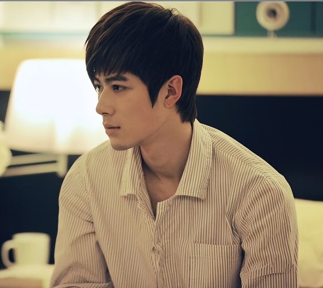 Breaking into the showbiz without acting skills, relying on your face ...