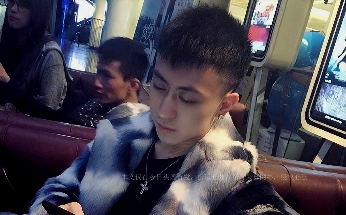 What is the origin of Qin Fen, who wears the same watch as Wang Sicong ...