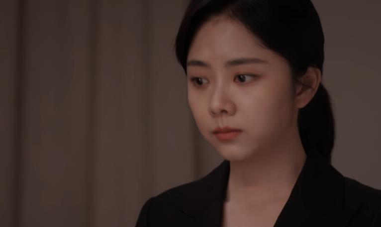 Height of the actresses walking towards the wind: Zhou Qiqi is 171cm ...