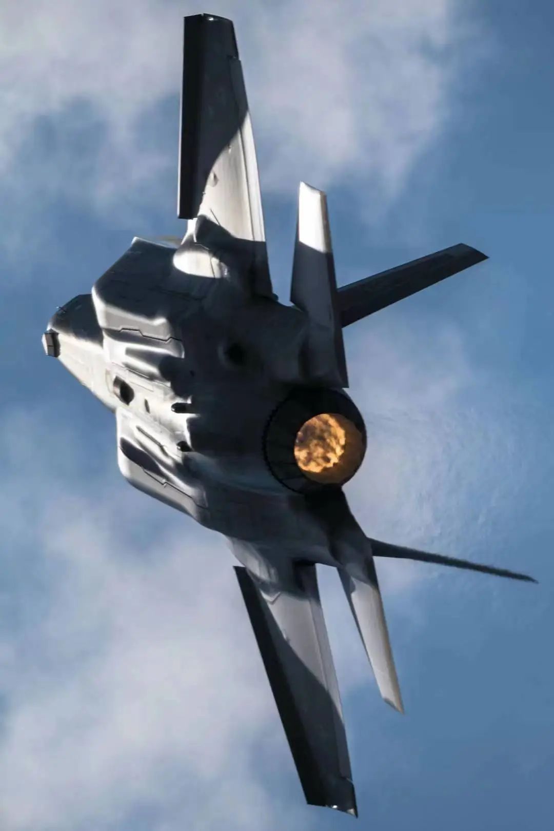 The F-35 at the Paris Air Show, the fat "Lightning"! - iNEWS