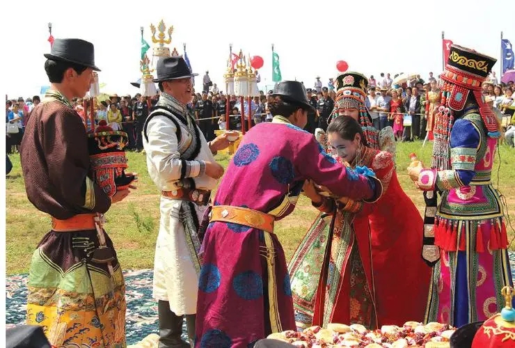 Discussion on the background and significance of marriage in the upper ...