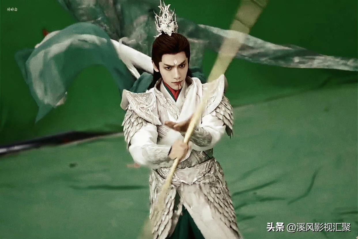 "Long Moon Embers" Luo Yunxi debuted as God of War, Ming Ye is handsome ...