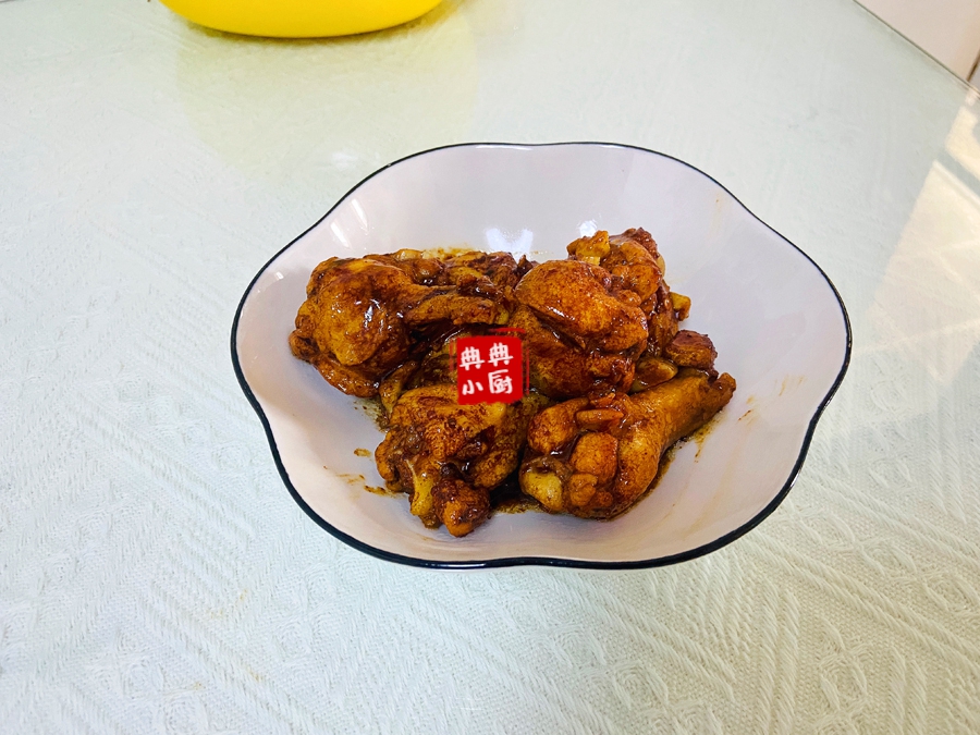 Simply burn a plate of chicken legs, you can coax children to eat ...