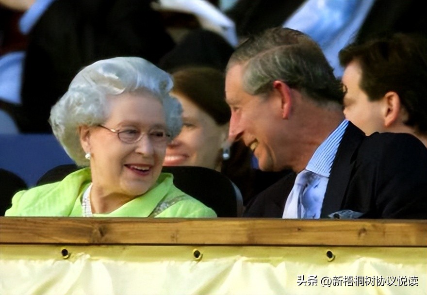 When people get old, they will be short and hunchback, but Elizabeth ...