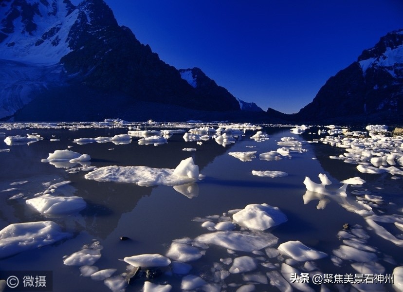 The beautiful scenery of Tianshan Mountains in Xinjiang is like a dream ...