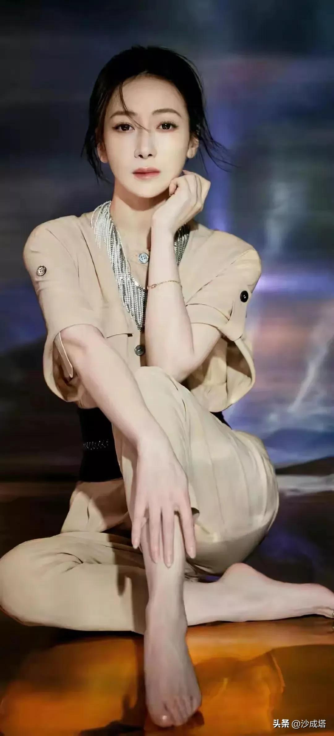 Gorgeous Chen Zihan - iNEWS