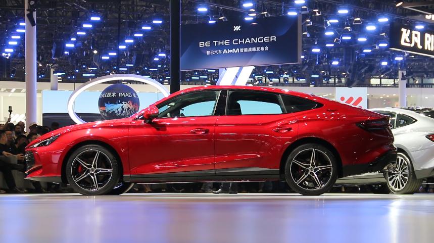 MG7 announced at the Shanghai Auto Show that it has successfully challenged the Guinness World ...