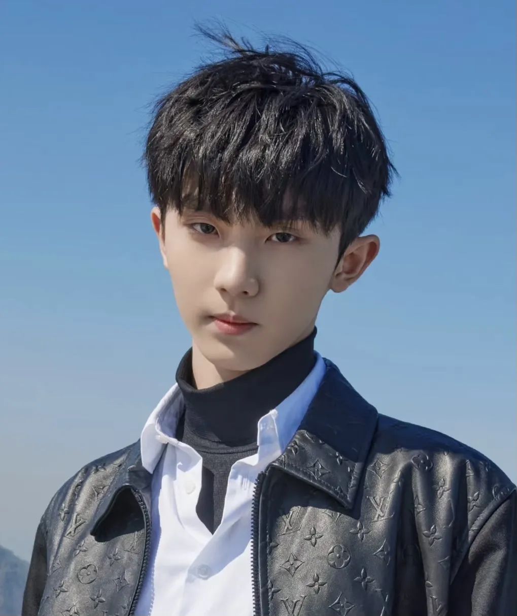 Little Gossip, Huang Zitao, Xu Yiyang, Ma Jiaqi, Ju Jingyi, Gillian ...