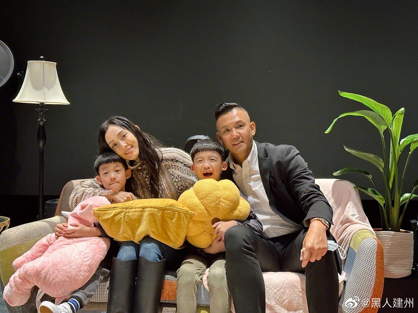 Suffocating! The melon is bigger than Cai Xukun Yan Yalun, and the ...