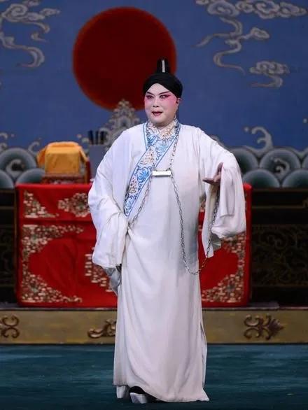 Xiaosheng is also Li Li's main worker. She plays the role of Xiaosheng ...