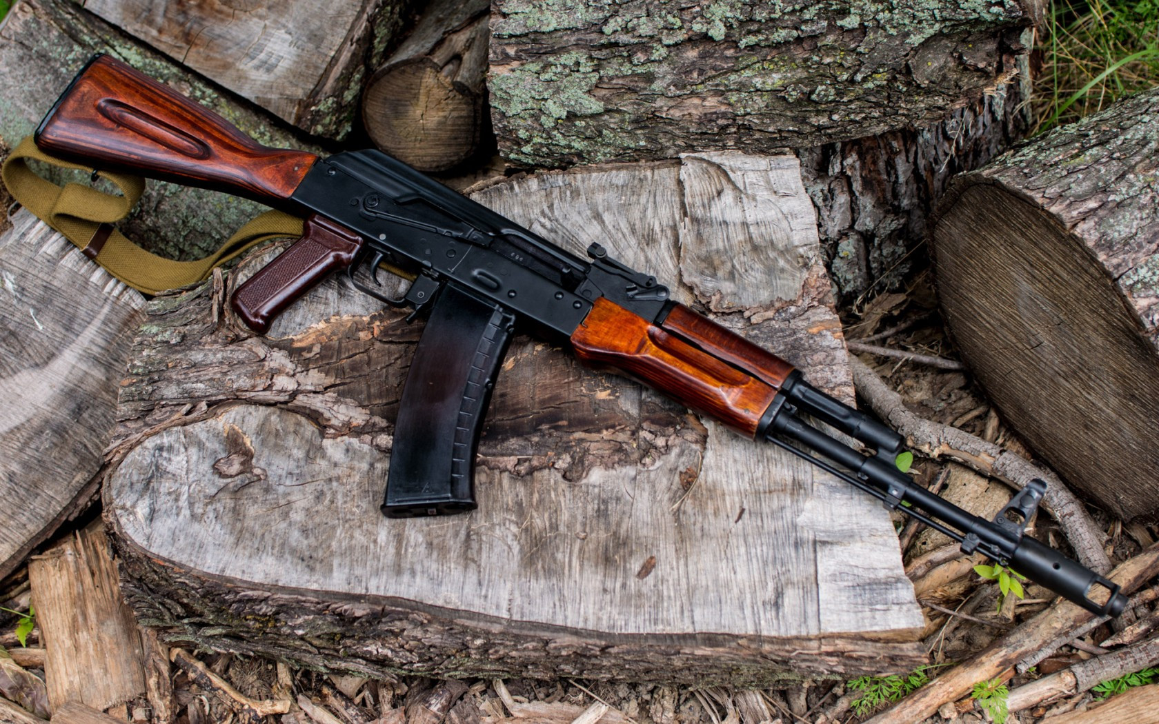 AK-47: The world's most famous assault rifle - iNEWS