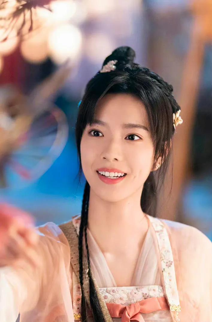 She is not Huang Rong Xiao Zhan in my heart but brother Jing in my ...