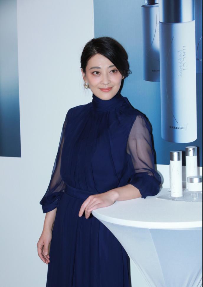 Comparing Mei Ting and Gillian, one is a chicken and a dog, and the ...