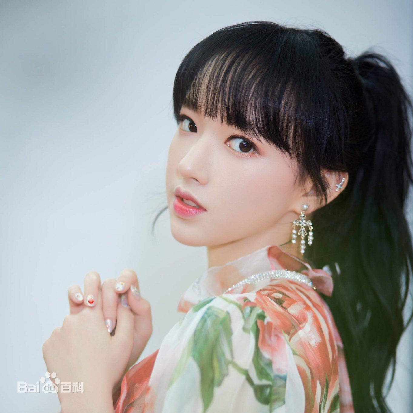 "My Heart" is a costume drama starring Cheng Xiao and Gu Jiacheng - iNEWS