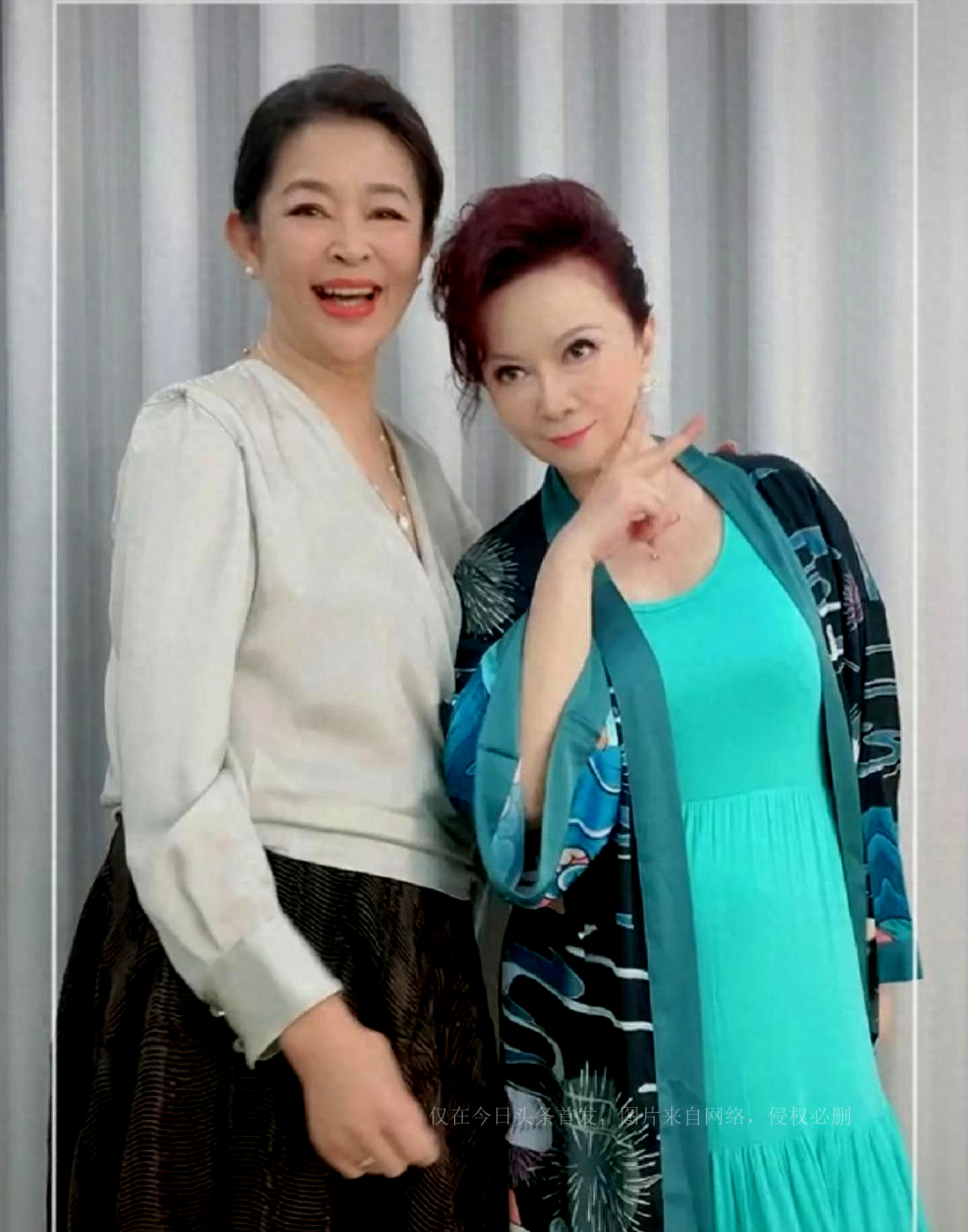 62-year-old Ni Ping and Cai Ming are in the same frame, their ...