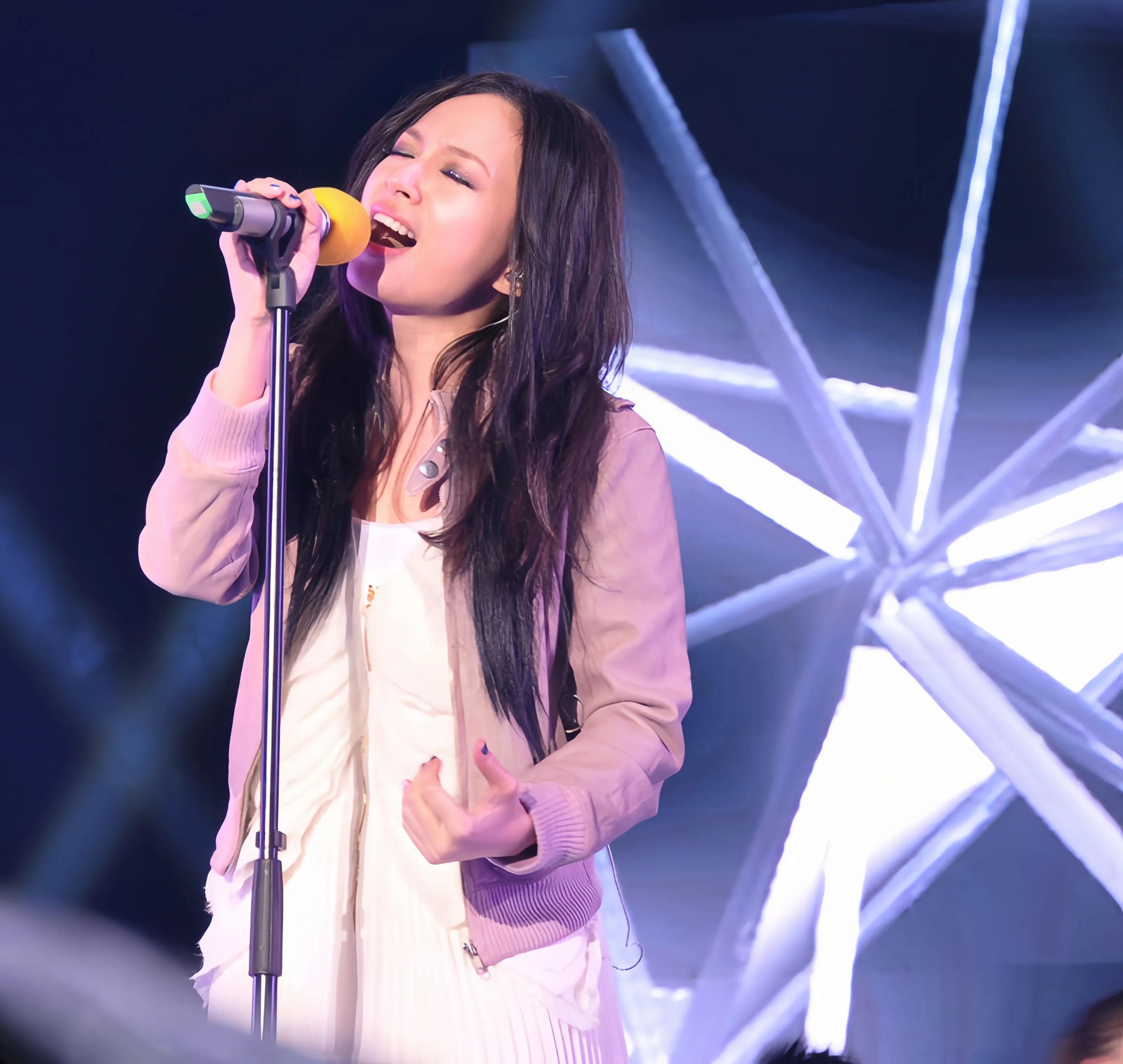 The former lead singer of the Feier Band complained to his teacher, and Chen Jianning responded ...