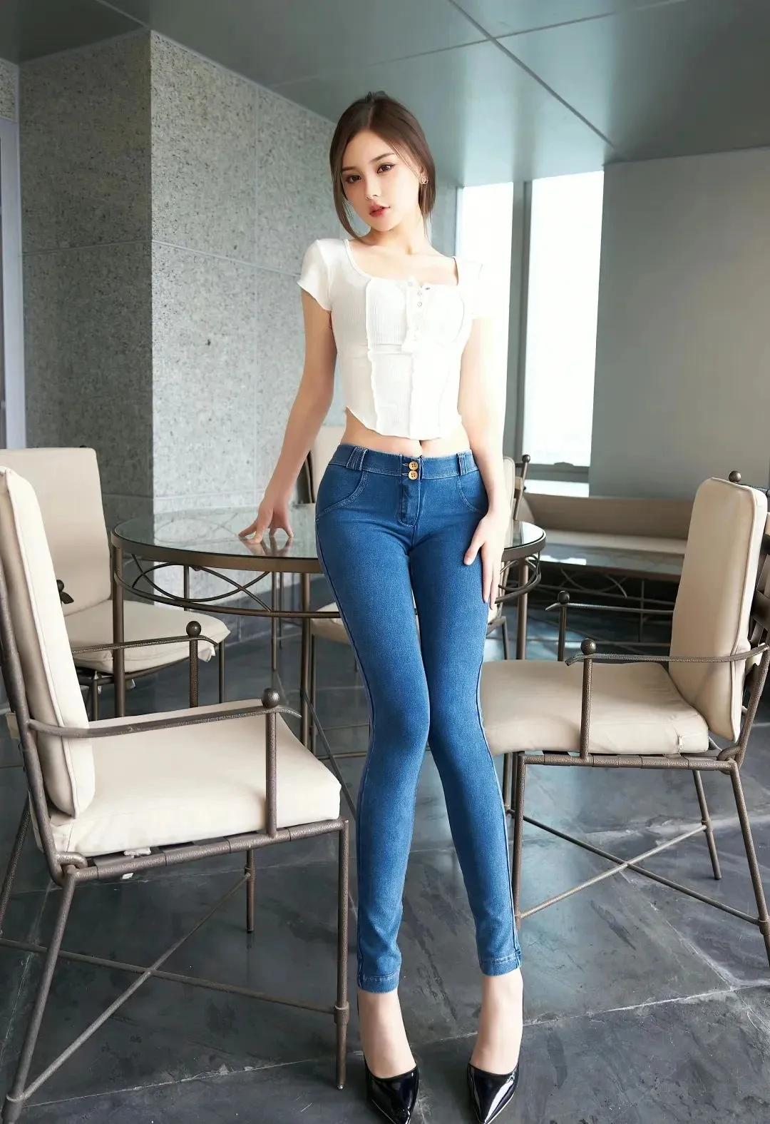 Sexy big beauty—Wang Xinyi - iNEWS