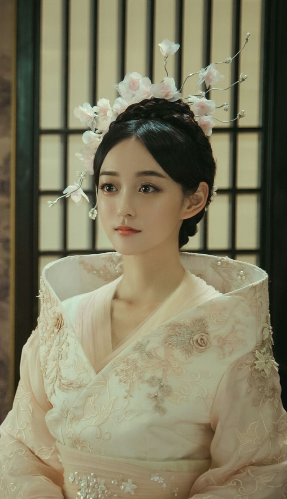 He Hongshan just officially announced her relationship, but her ...