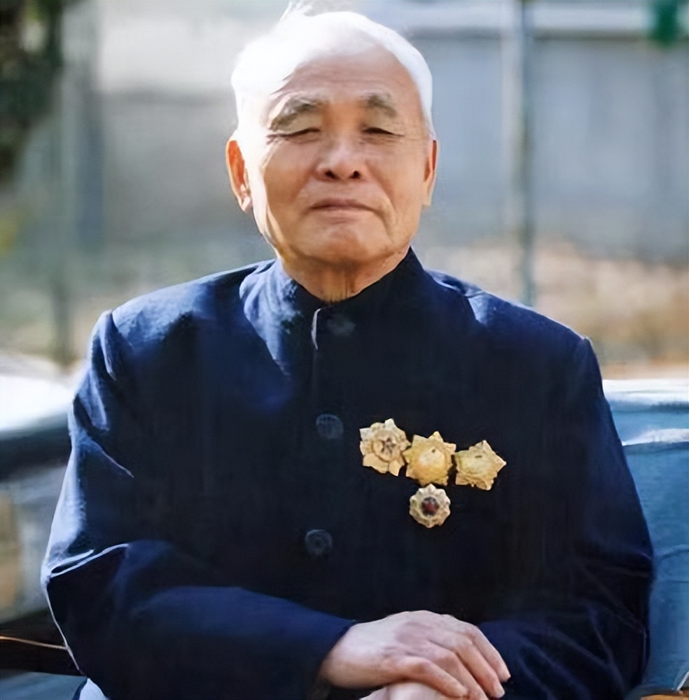 With the support of Deng Xiaoping, Du Yide took a machine gun home to ...