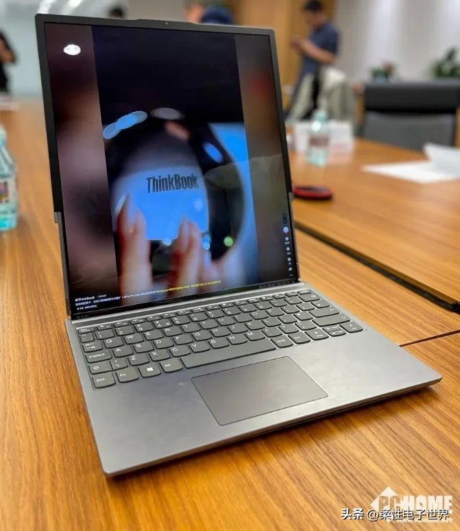 These days, even the computer has to be "internally scrolled".What is Lenovo's scroll-screen ...