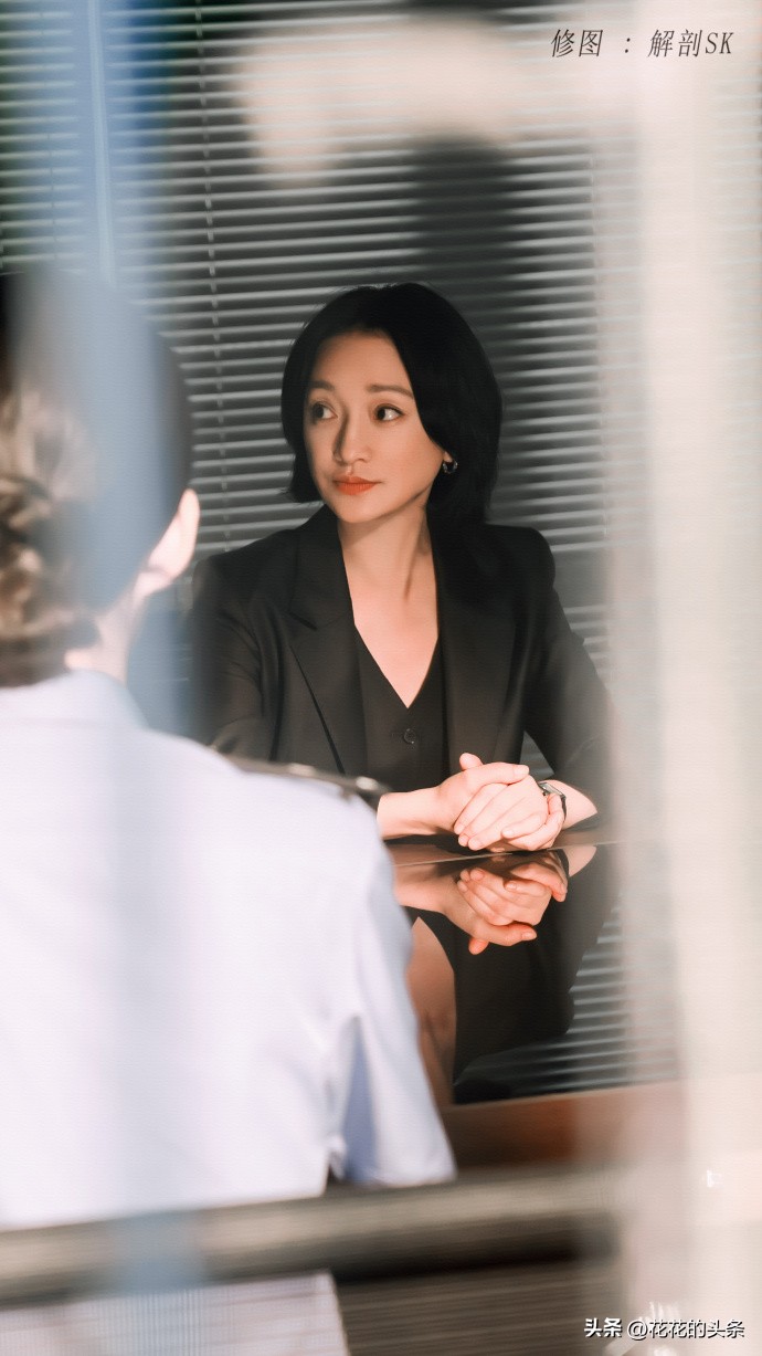 "Imperfect Victim": Zhou Xun interprets the exciting image of professional women - iNEWS