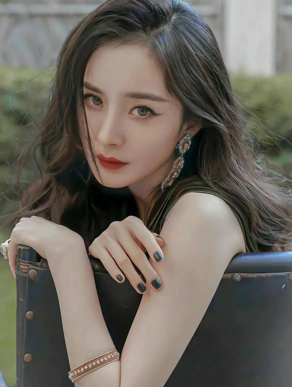 Yang Mi's beauty is not limited to her appearance, but also her inner ...