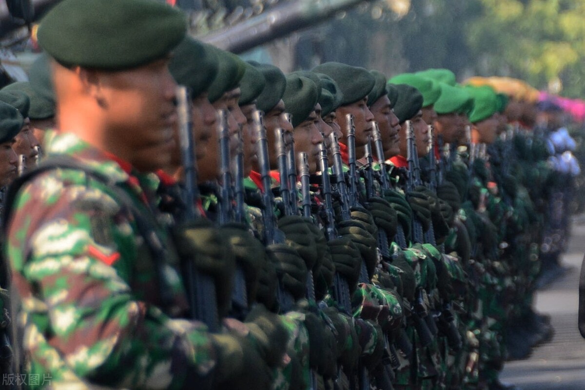 What is the military strength of "India Asan" - iMedia