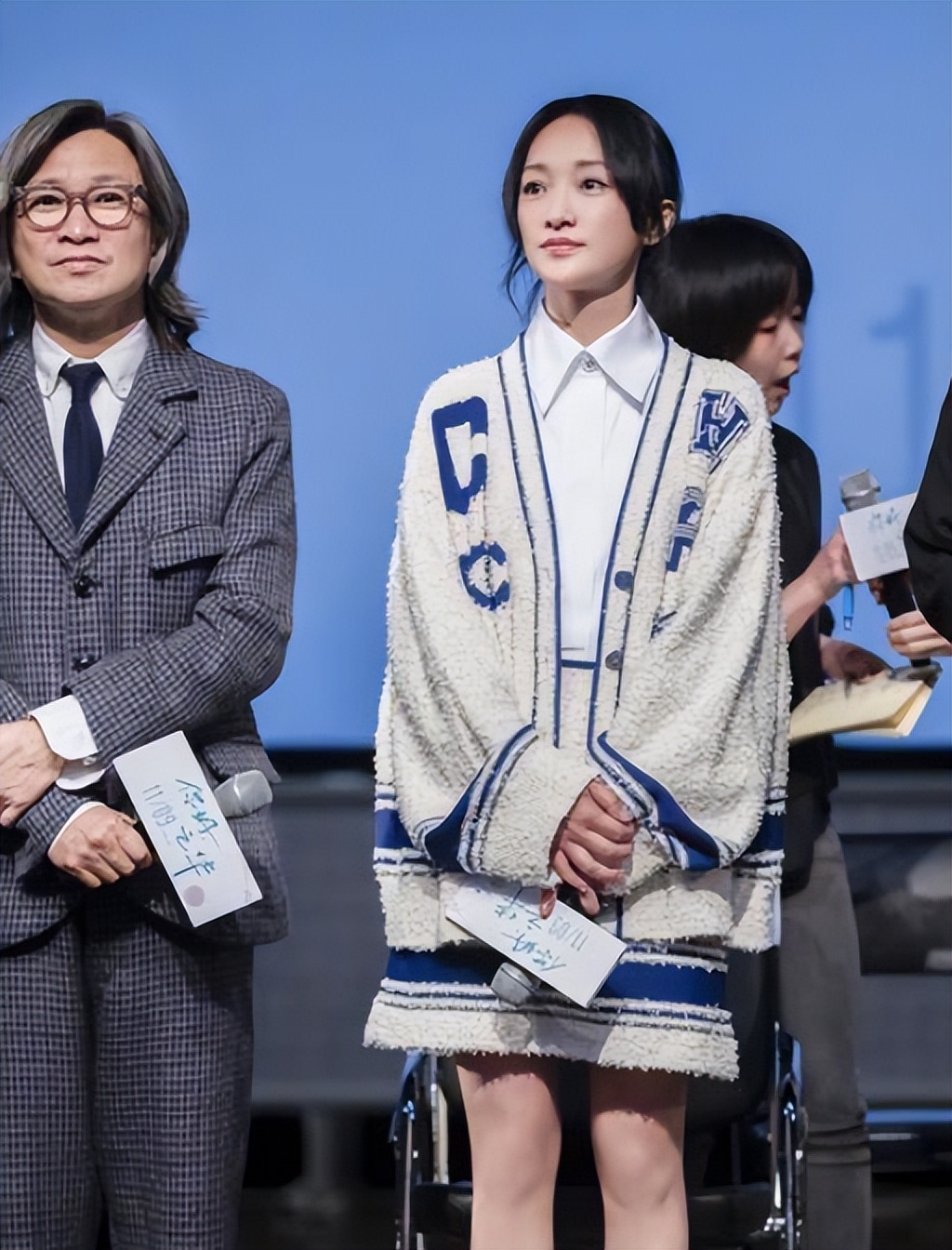 It's embarrassing for Zhou Xun and Guo Jingming to be on the same stage ...