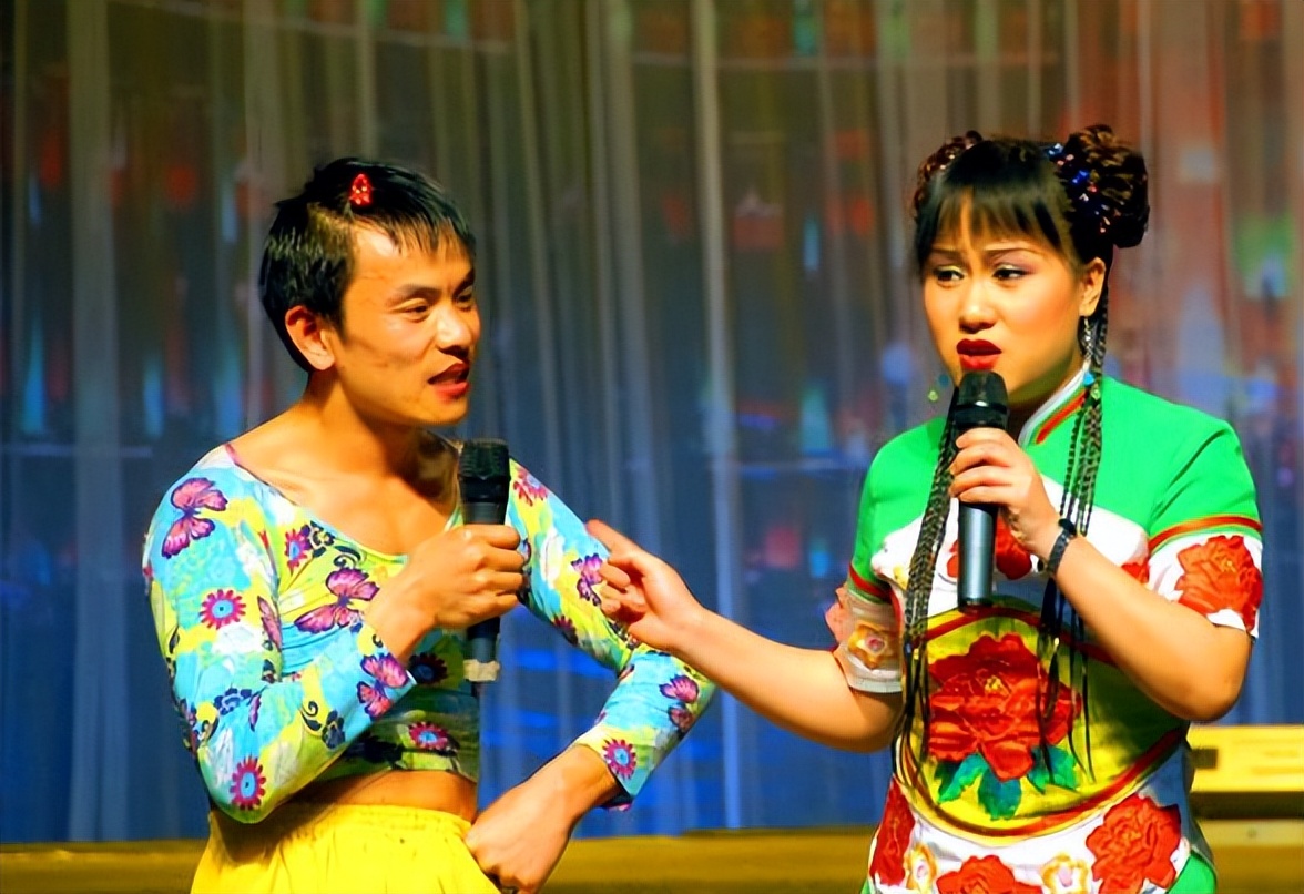 When Li Zhengchun passed away in 2007, Zhao Benshan personally stood up ...