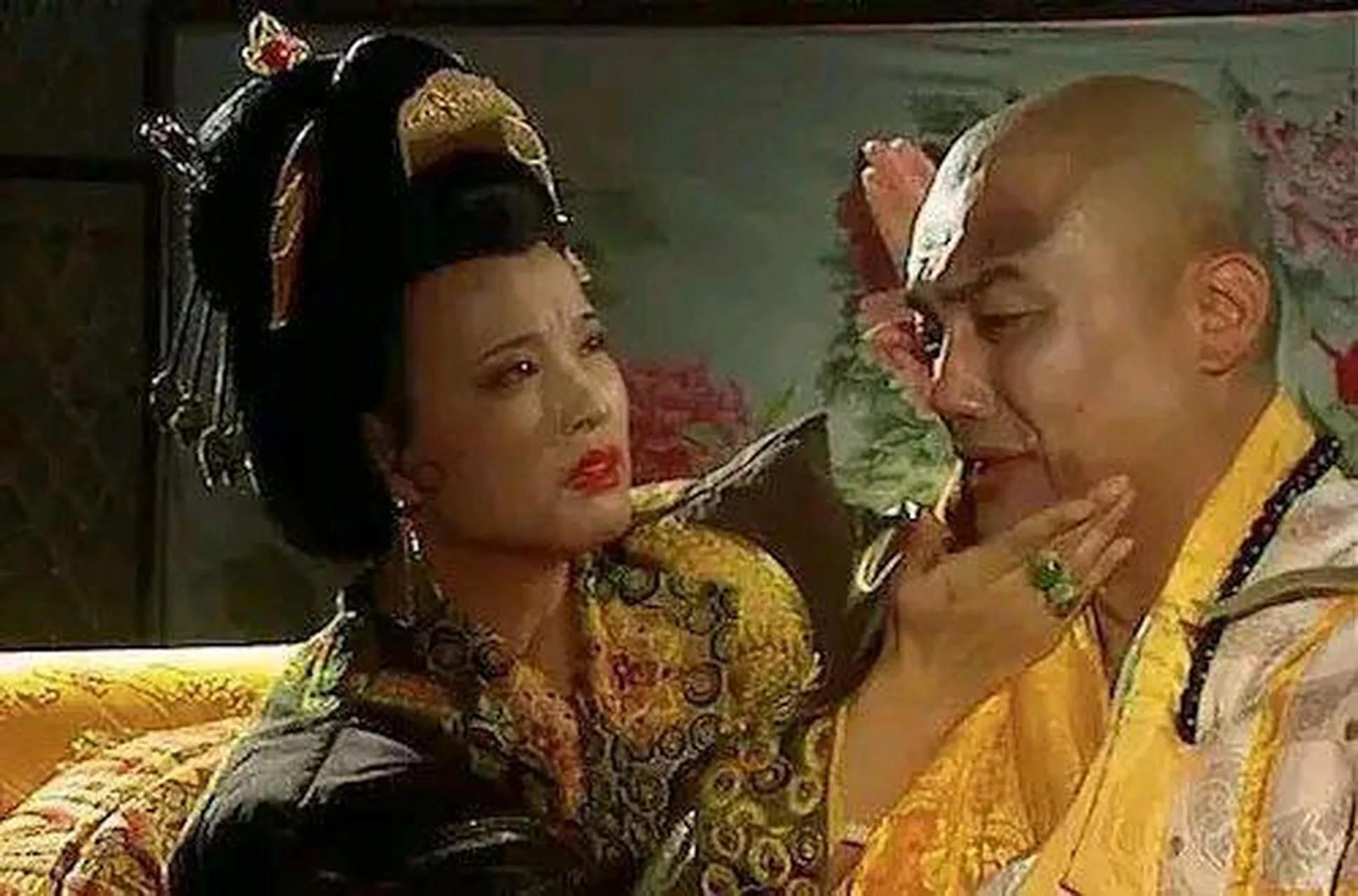 There are three thousand beauties in the harem, and there are many ...