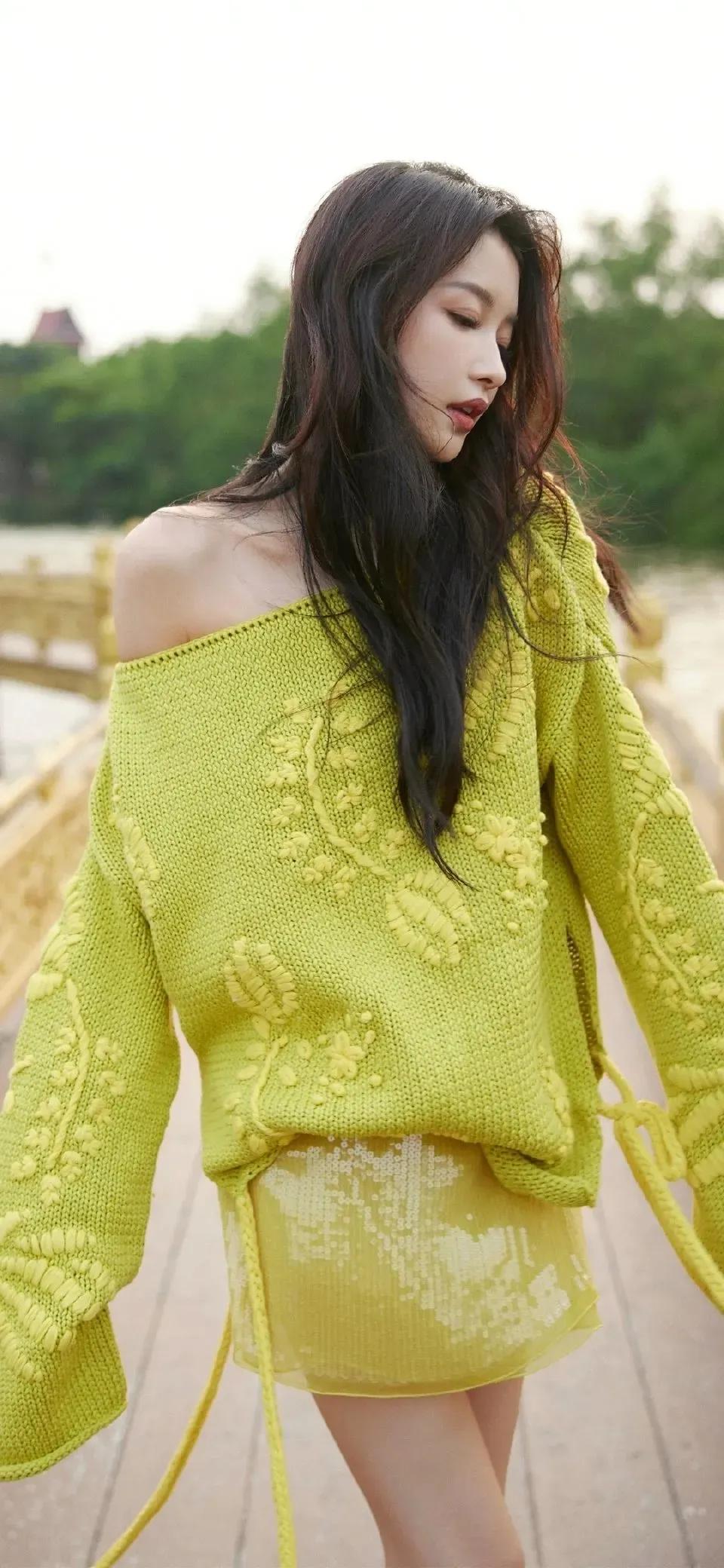 [Sun Yi wallpaper] You smile at the flowers, the sky is full of clouds ...