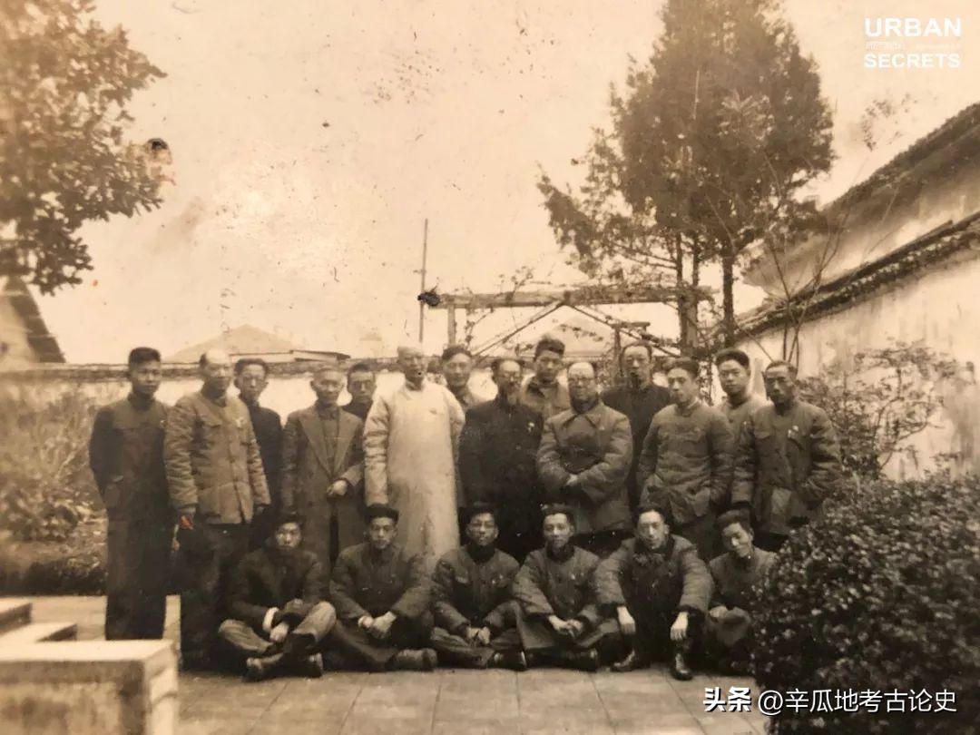 By the West Lake, a cultural sage living at No. 20 Huancheng West Road ...