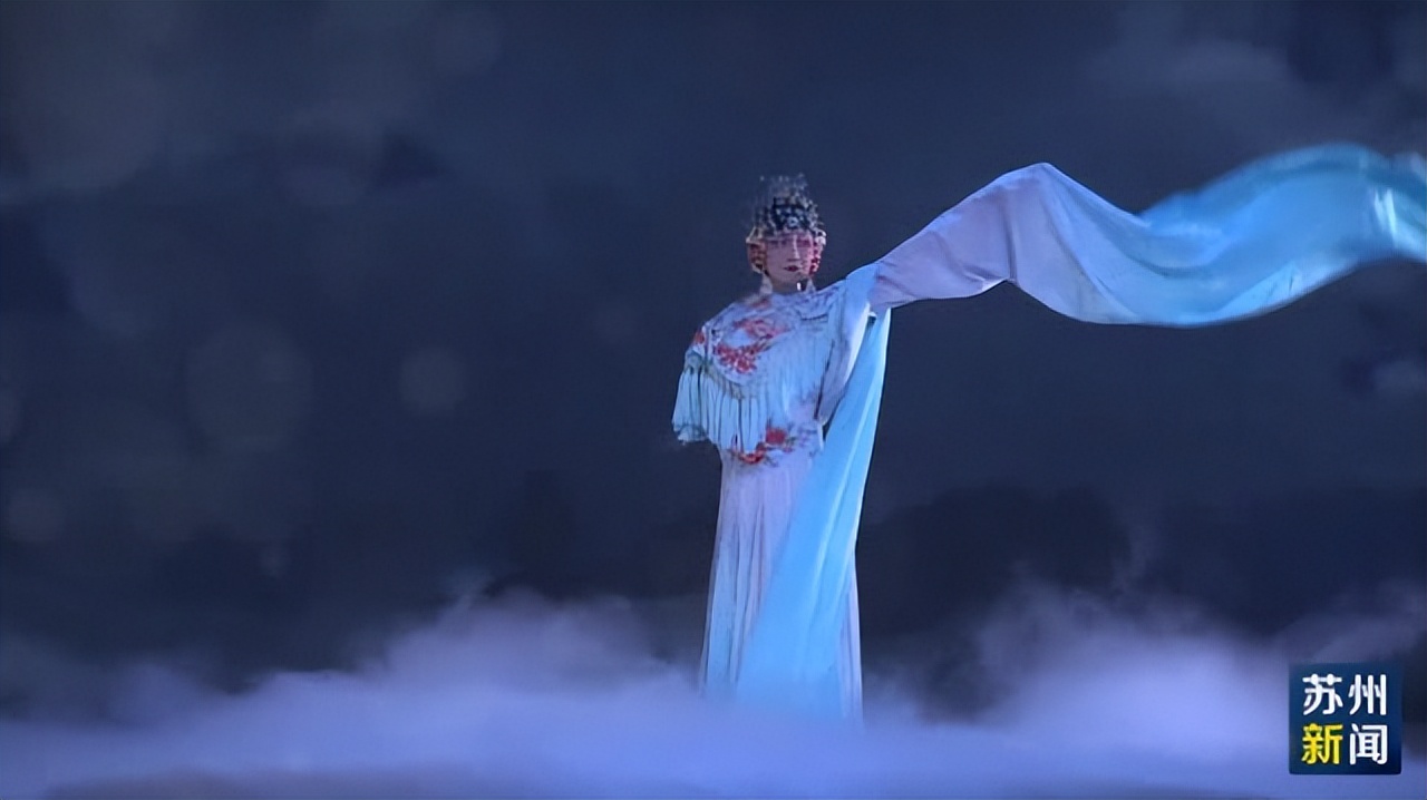 Peking opera and dance blend, wearing Tsing Yi is a dream, and the ...