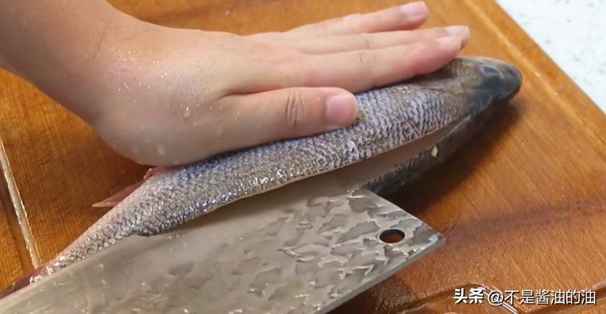 How to make steamed fish tender and delicious? If you learn this trick ...
