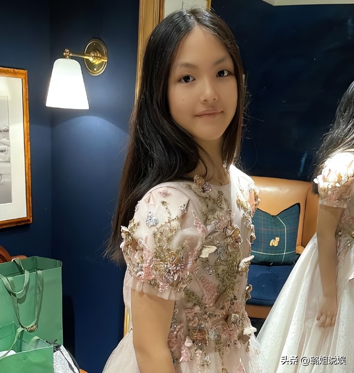 Li Xiang posted a recent photo of her daughter, and Wang Shiling turned ...