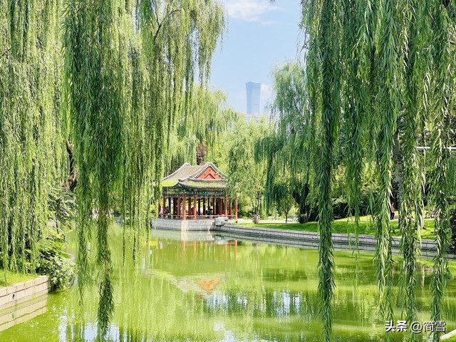 A summer poem by a military commander, with picturesque scenery and ...